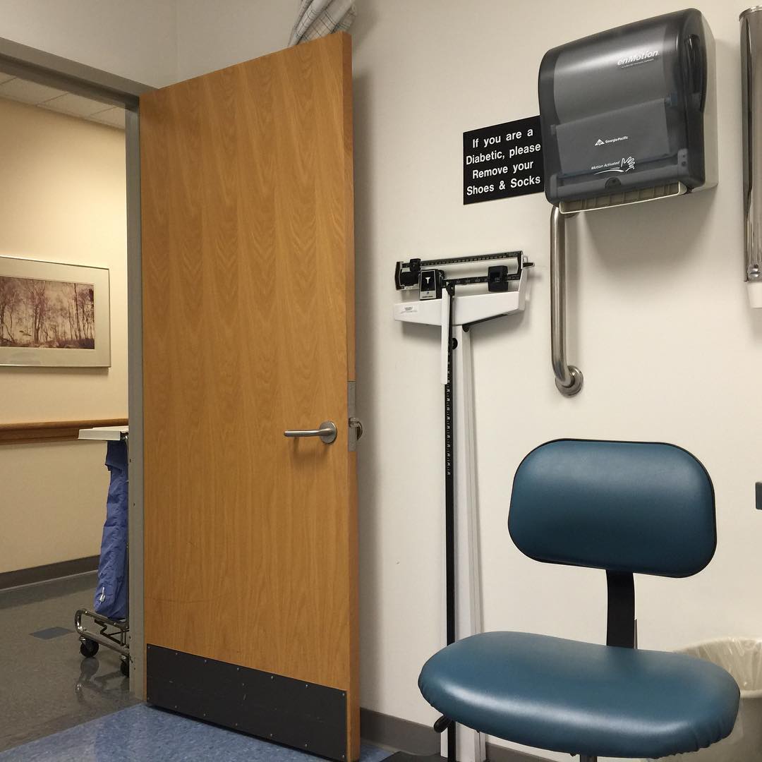 empty doctor office - ClearHealthCosts